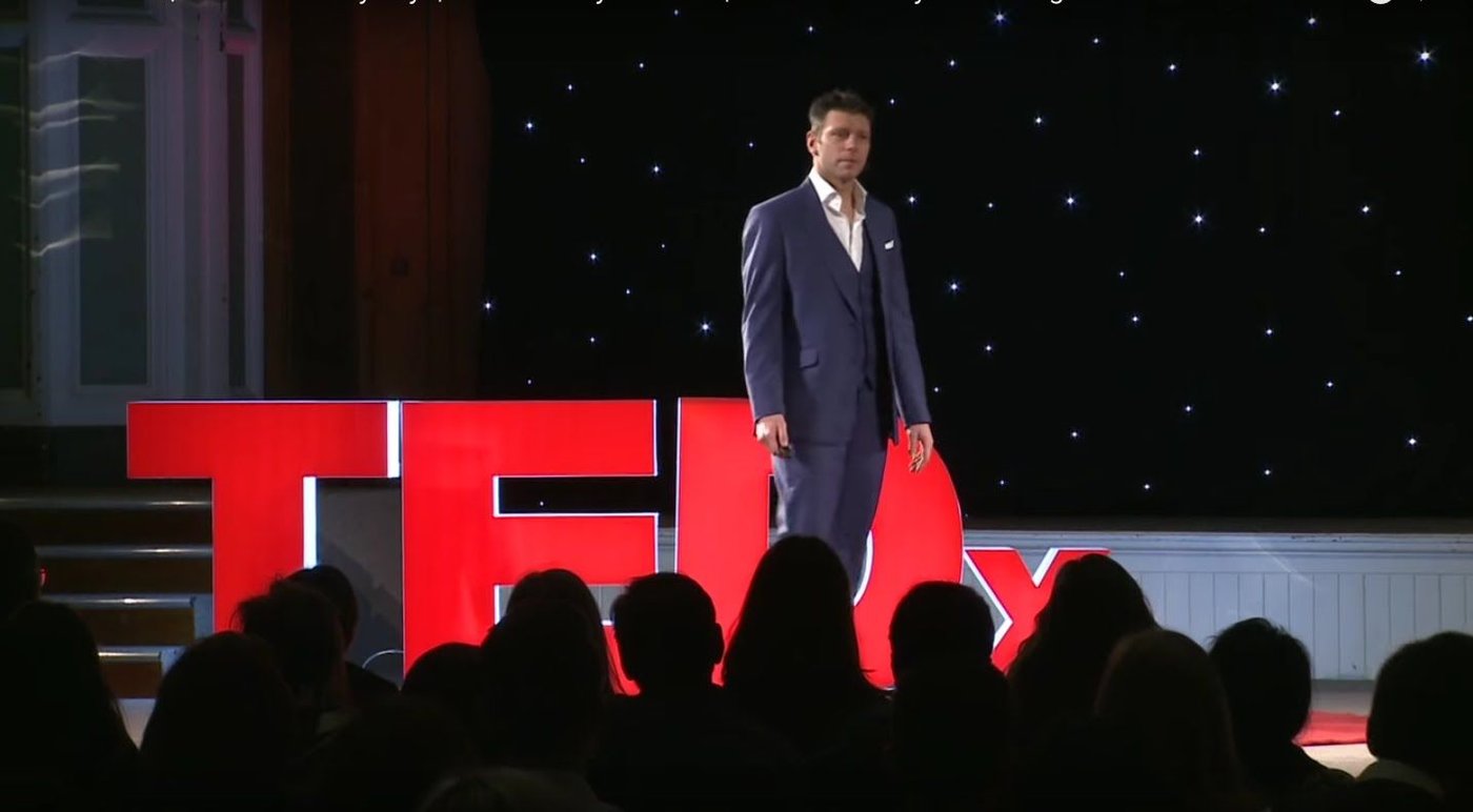 Deri Llewellyn-Davies on Strategy & Growth | Vestd